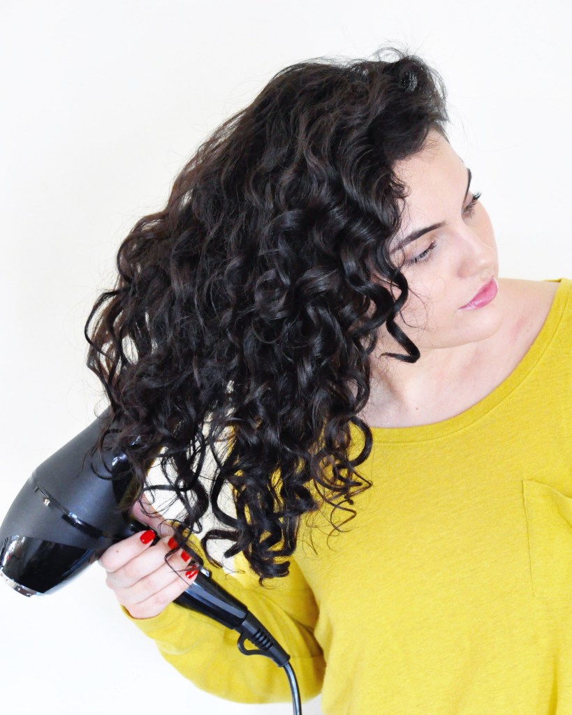 How To Diffuse Your Curls | CurlyHair.com