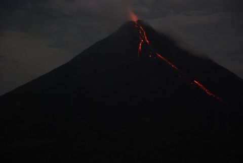 Arenal Volcano Photos - Most Recent Eruption Images