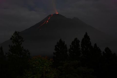 Arenal Volcano Photos - Most Recent Eruption Images