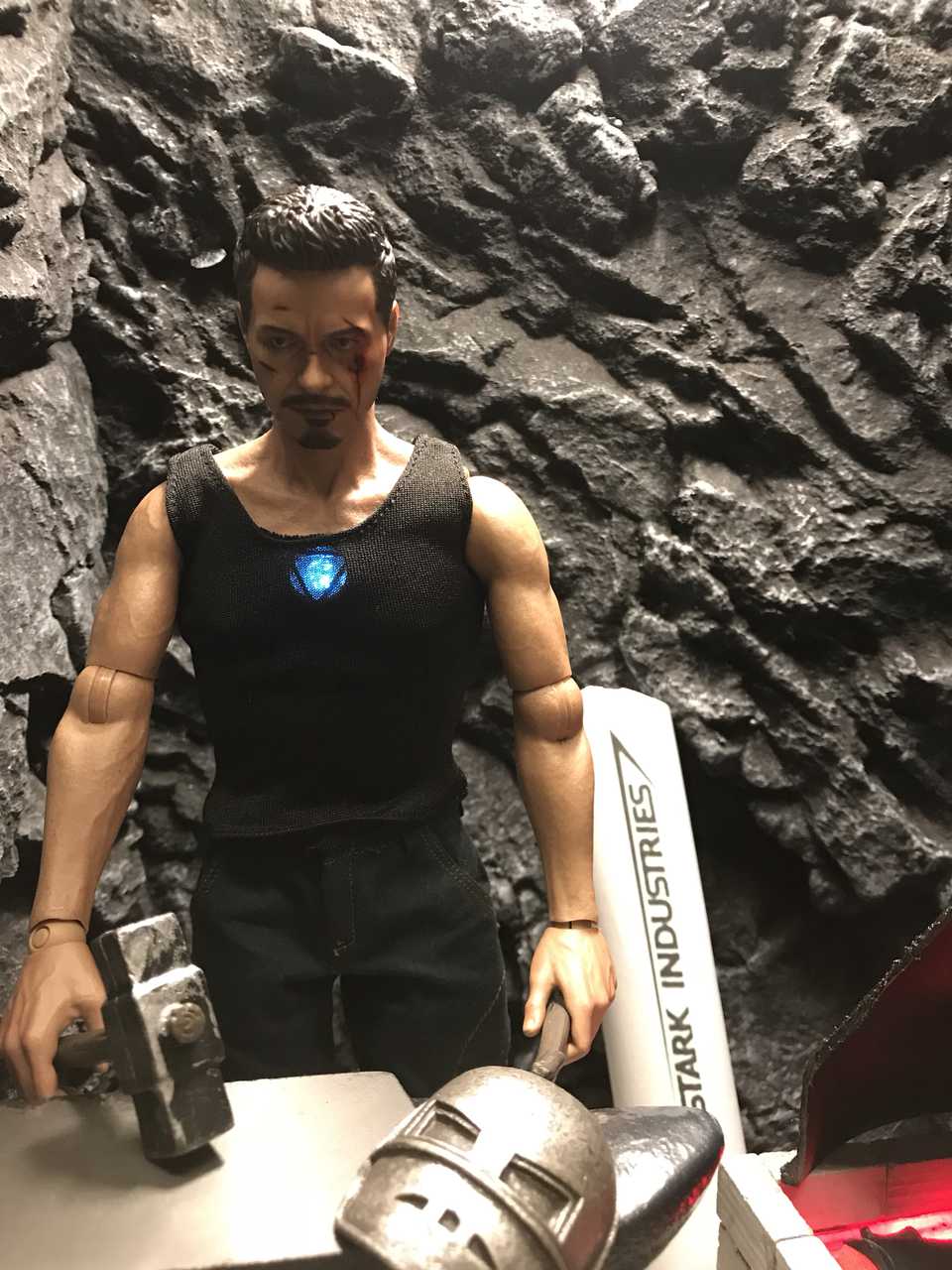 Iron Man Making His Armor | Figround