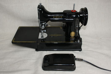Singer Featherweight 221K Sewing Machine
