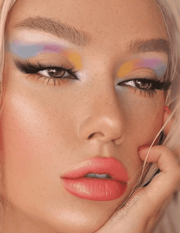 Maquiagem Colorida: Confira inspirações, como combinar as cores e muito ...