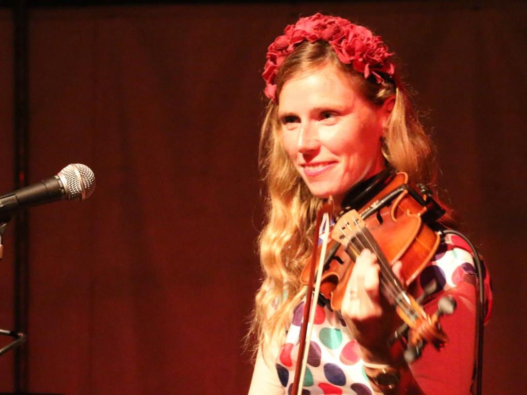 Gipsy Jazz with George Washingmachine and Phoebe Haselden. 2022 | UpNext