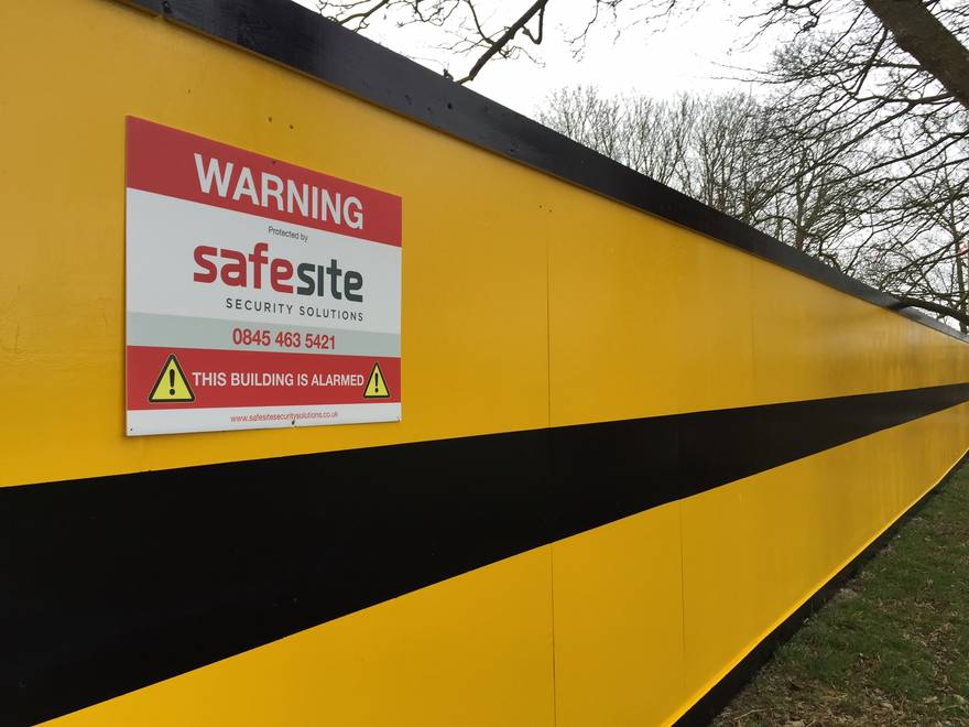 Construction Site Hoarding - Nationwide Service | SafeSite Facilities