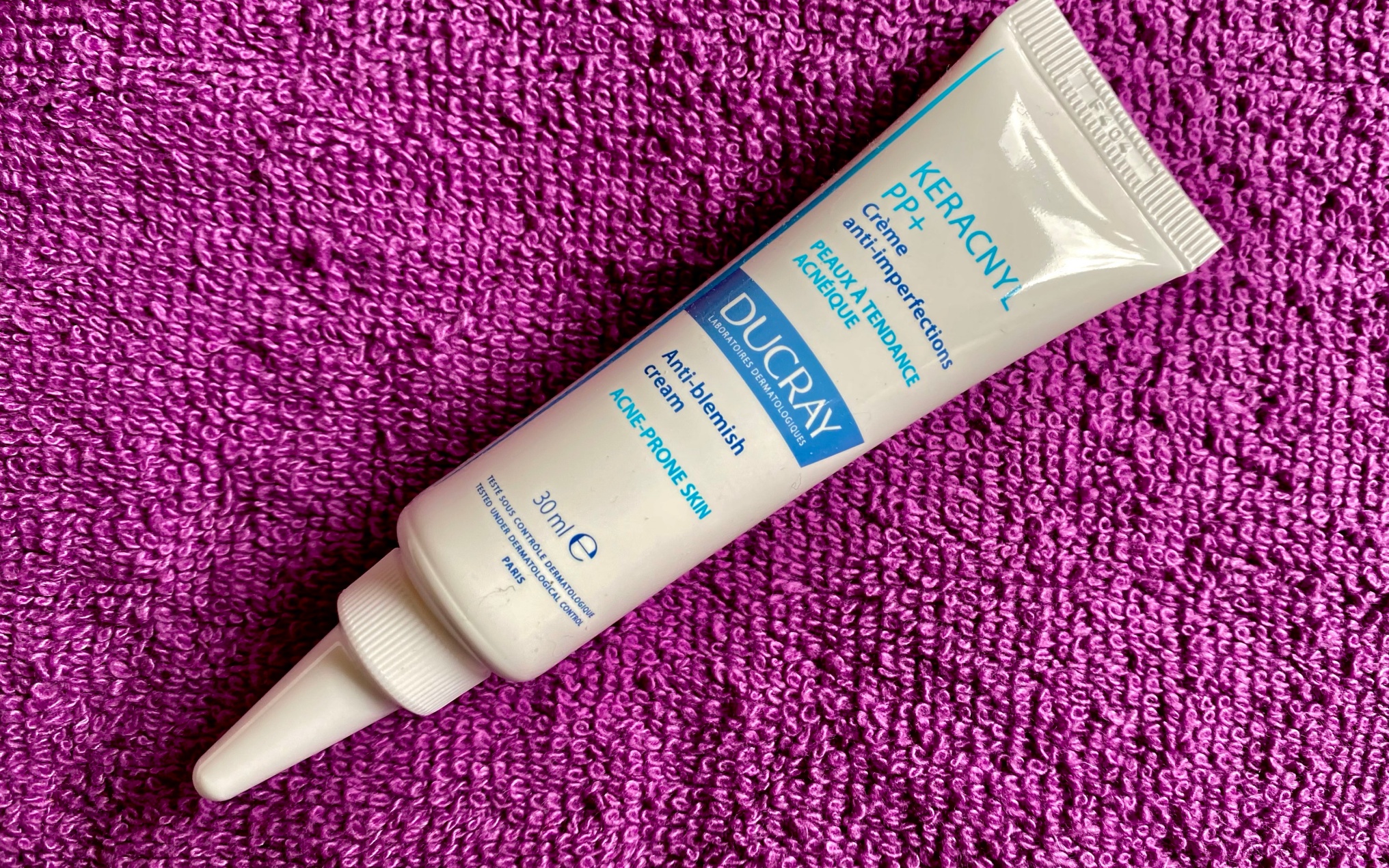 Dale la pelea al acné con esta crema