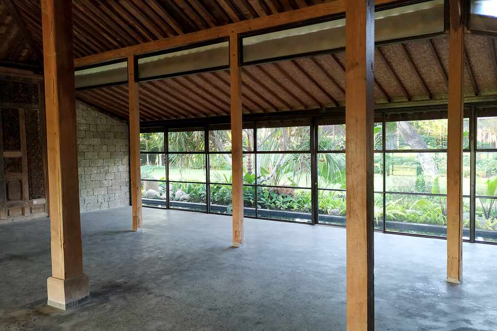 Natisa Jones at Tony Raka - Fumes