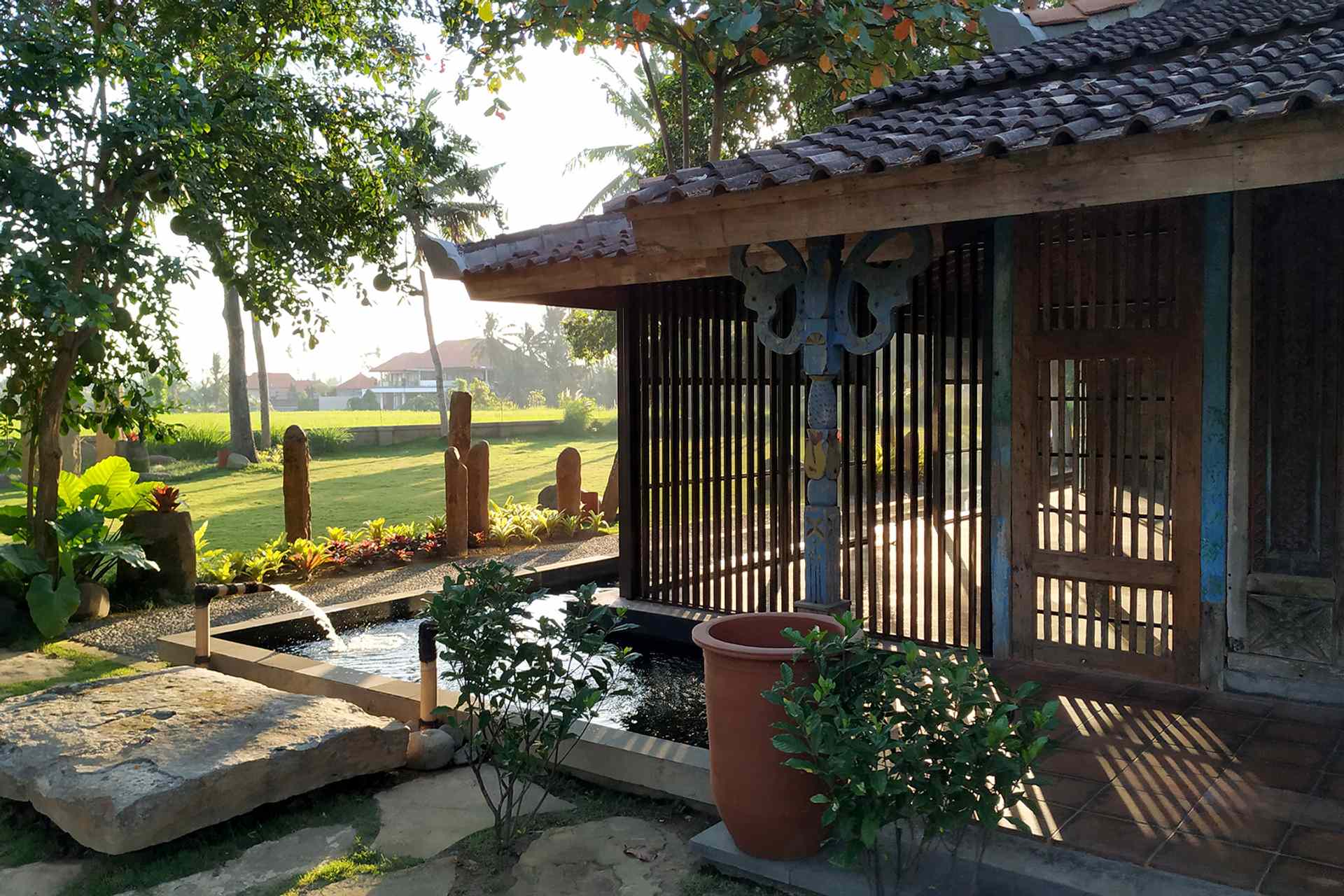 Natisa Jones at Tony Raka - Fumes