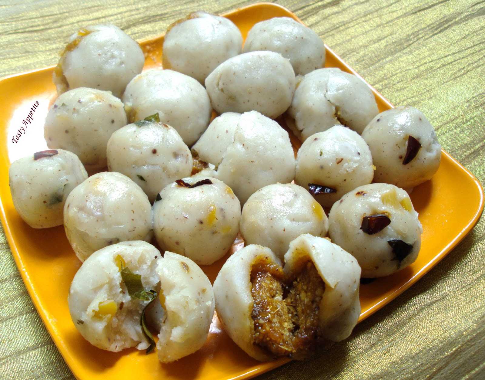 Kozhukattai /Uppu Urundai / Kaara Kozhukattai & Vella Kozhukattai ...