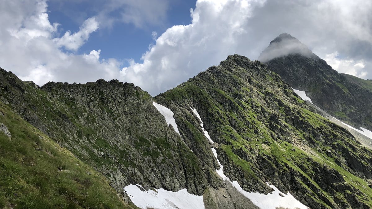 Vârful Negoiu (2535m) · Ce să vizităm