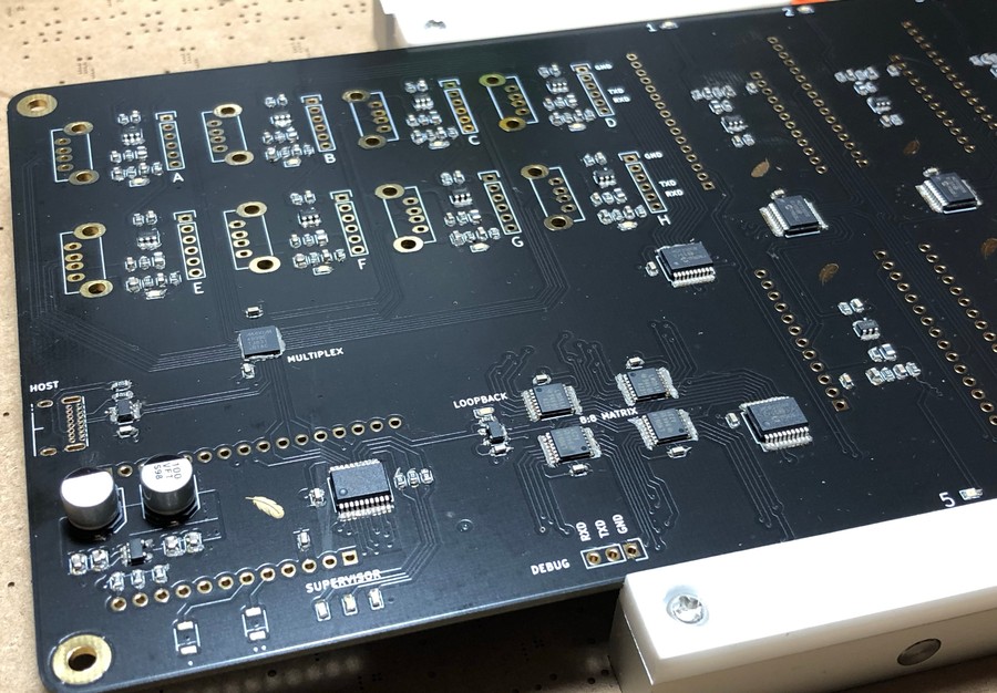 Hardware CI Arena - Electric UI