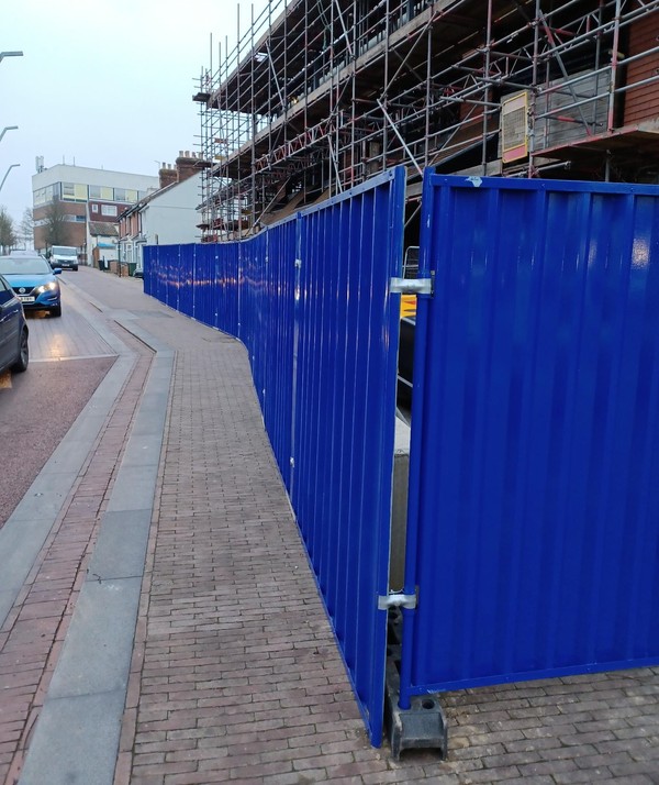 Installation of Steel Hoarding in Kent - SafeSite Facilities