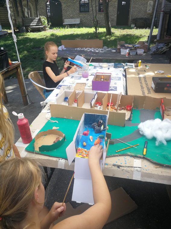 de ZEE-HOND is een creatief atelier voor tieners