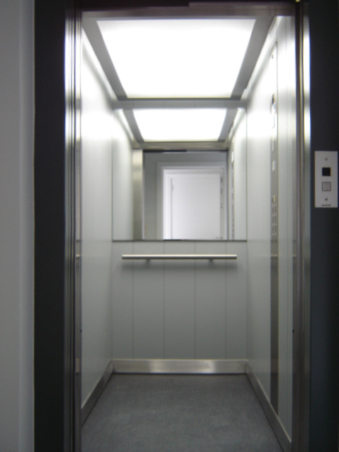 Edro Liften: Installatie, onderhoud & herstellingen van liften