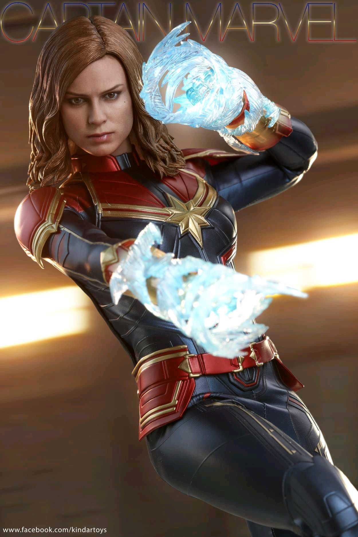 Hot Toys Captain Marvel 1 6 Action Figure Figround Hot Toys Captain Marvel 1 6 Action Figure Figround
