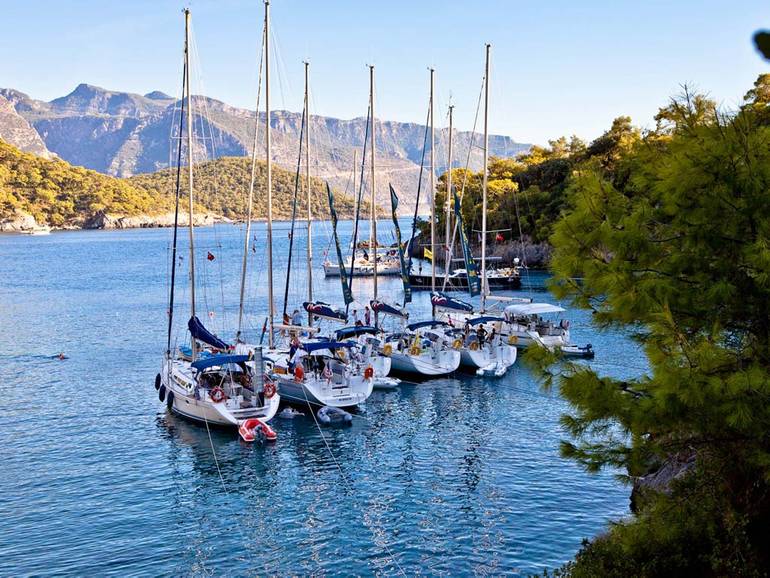 12 Reasons Why Solo Travel Is The Absolute Best with MedSailors!