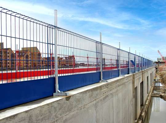 Construction Site Barriers & Fencing for Sale or Hire | SafeSite Facilities