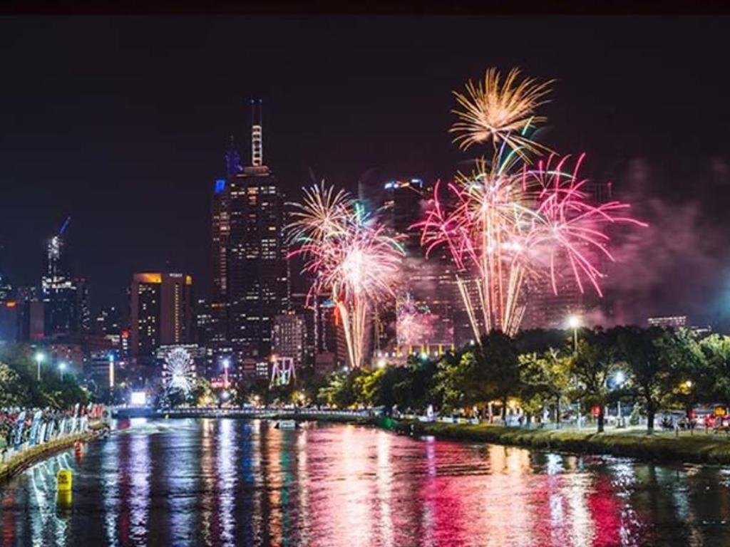 Fireworks at Moomba Festival 2022 | UpNext