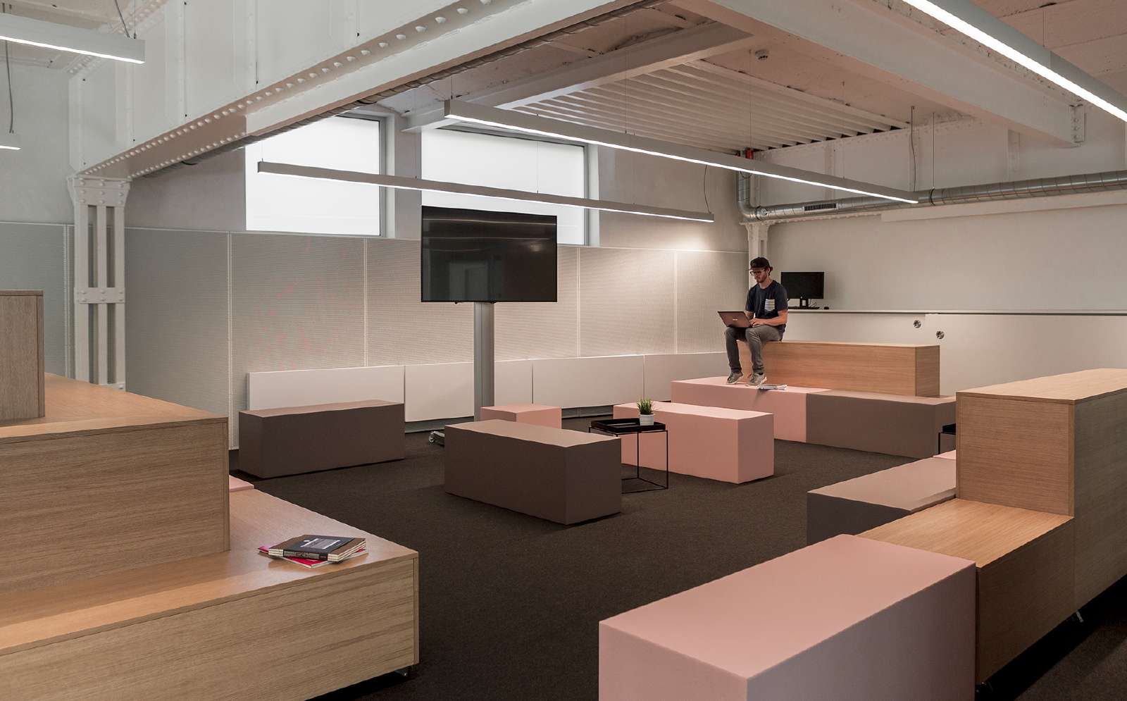 Noshaq – TWODESIGNERS