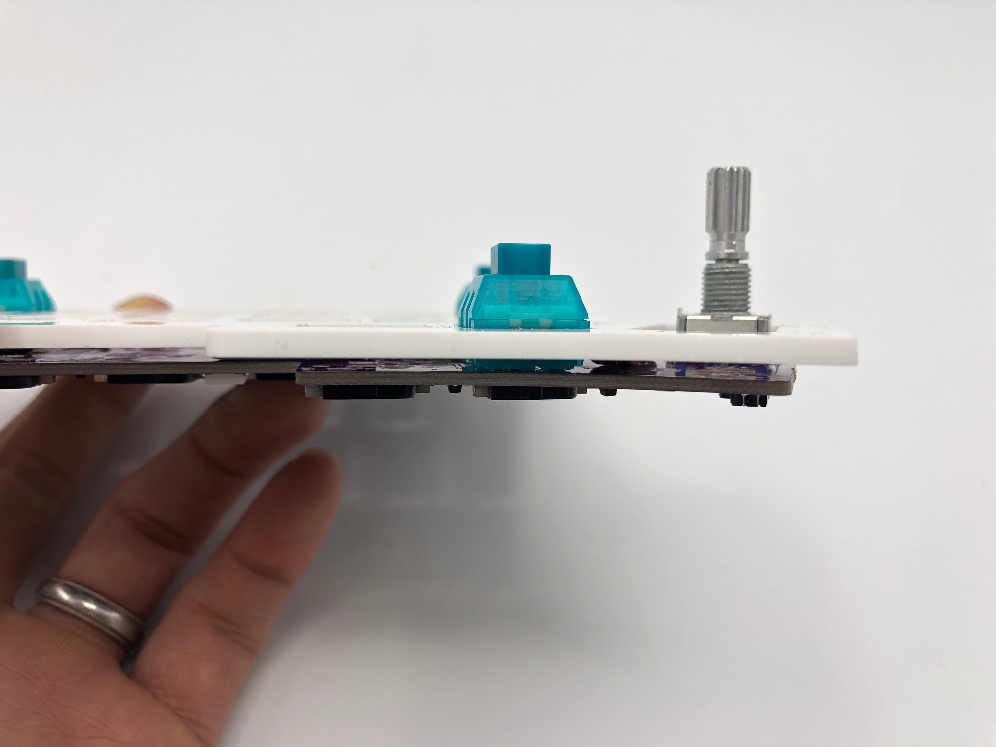 Iris Rev. 6 Hotswap | Keebio Documentation