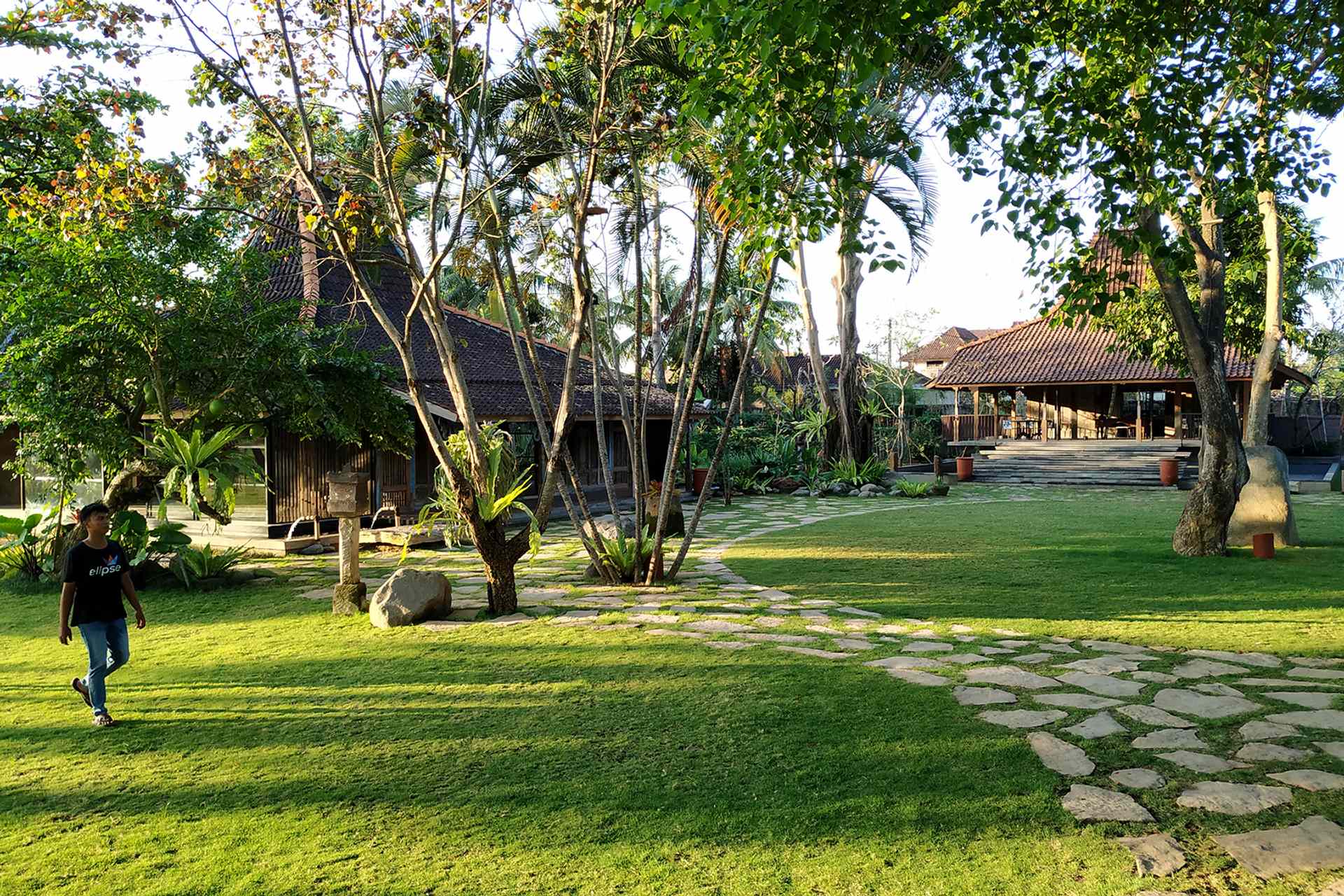 Natisa Jones at Tony Raka - Fumes