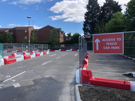 SafeSite SlotBlock Barriers with Fencing – Waltham Abbey - SafeSite ...