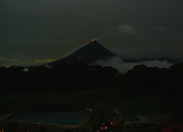 Arenal Volcano Photos - Most Recent Eruption Images