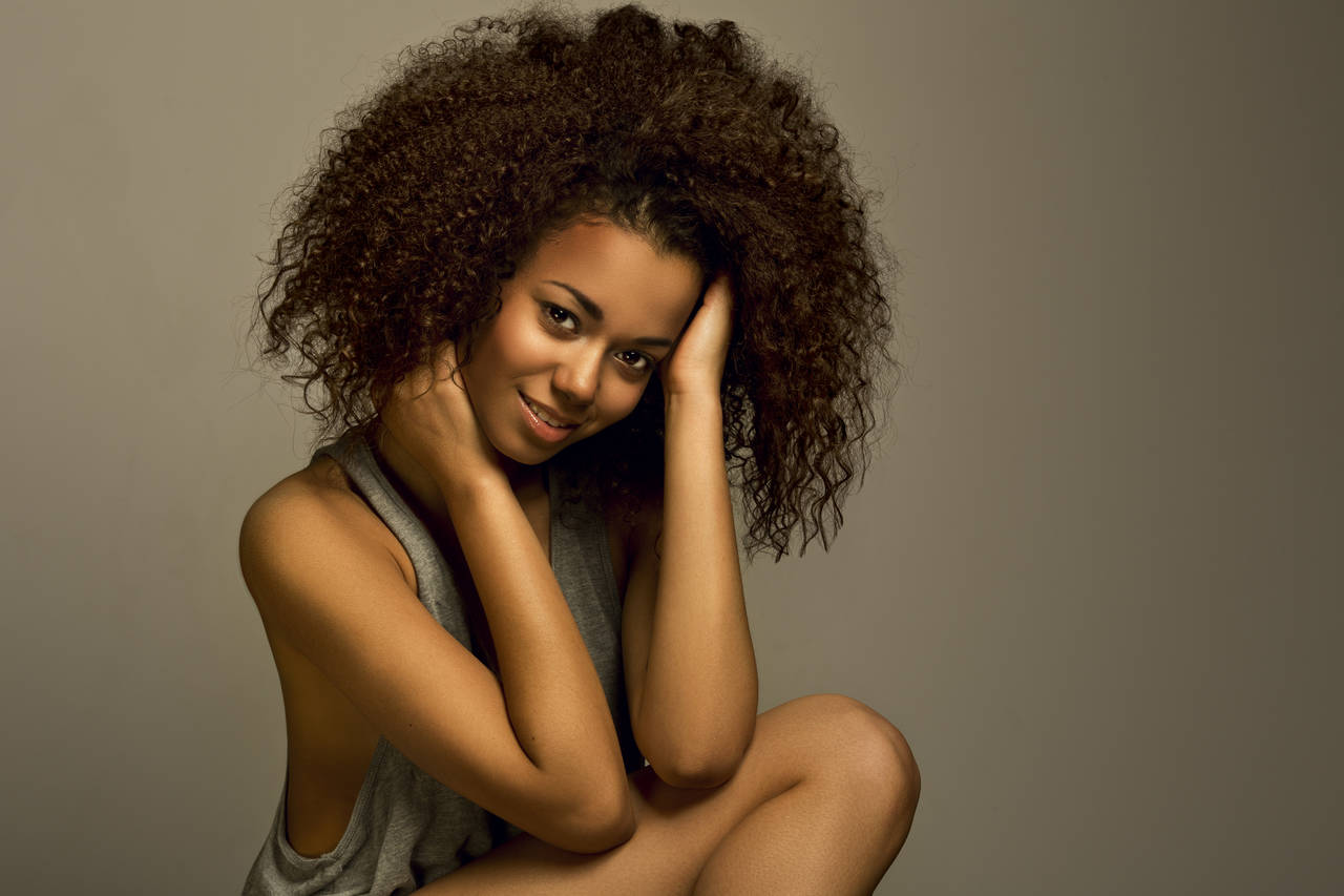 Rise And Shine: 6 Styling Secrets To Easy Overnight Curls | CurlyHair.com