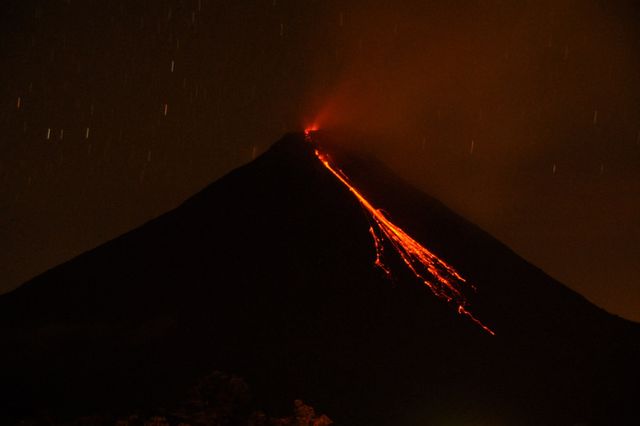 Arenal Volcano Photos - Most Recent Eruption Images